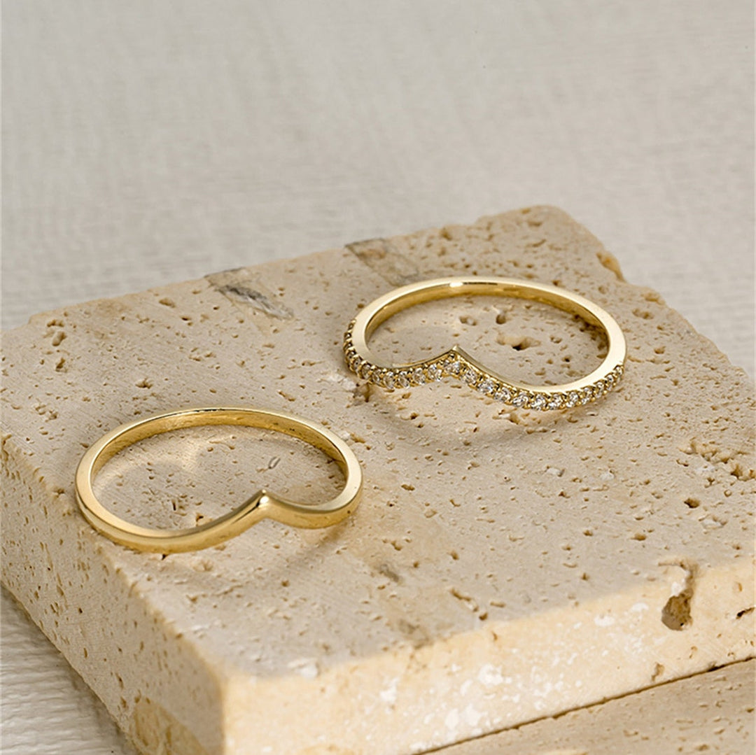 Moissanite Colors Explained: Scale, Diamond Comparison, and Fancy Hues ...