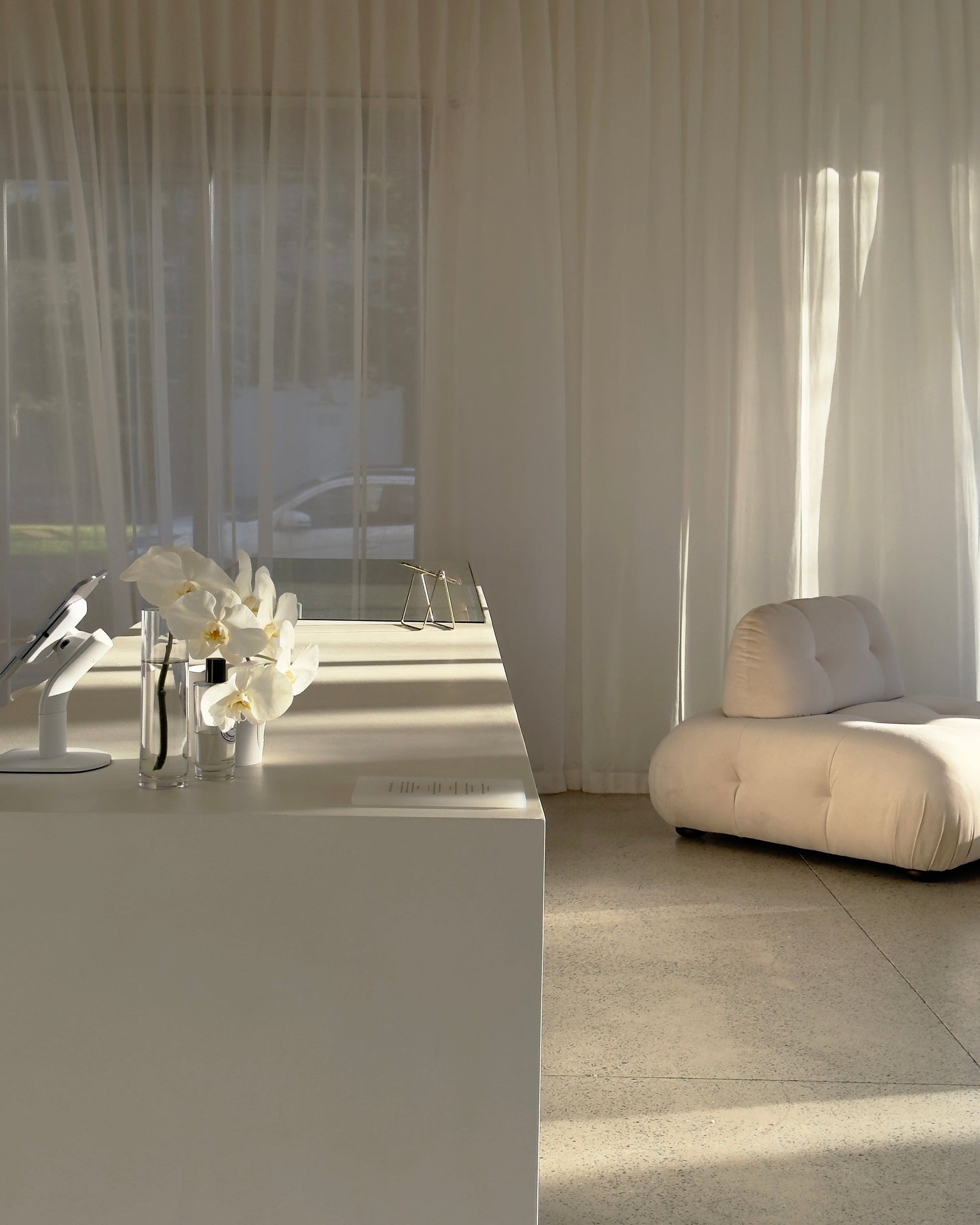 Moissanite Colors Explained: Scale, Diamond Comparison, and Fancy Hues ...